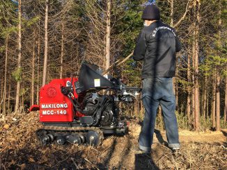 新品 自走式樹木・竹粉砕機 MCC-140 - 中古トラクター・新品作業機のスペシャリスト【中古農機屋さん】